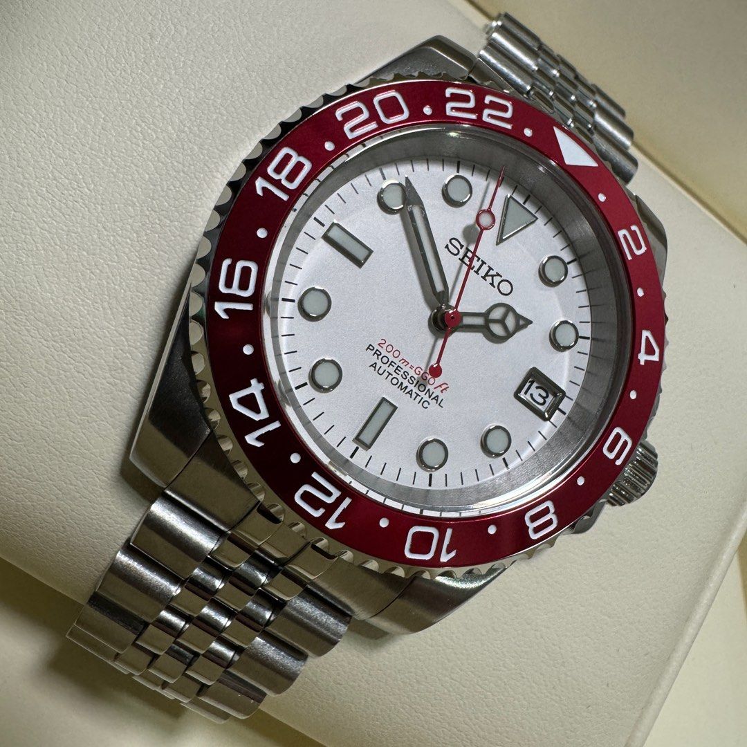 Seiko Mod - 40mm Red Bezel White Dial Custom Seiko Mod NH35 Automatic ...