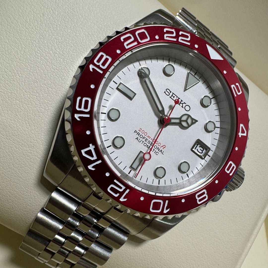 Seiko Mod - 40mm Red Bezel White Dial Custom Seiko Mod NH35 Automatic ...