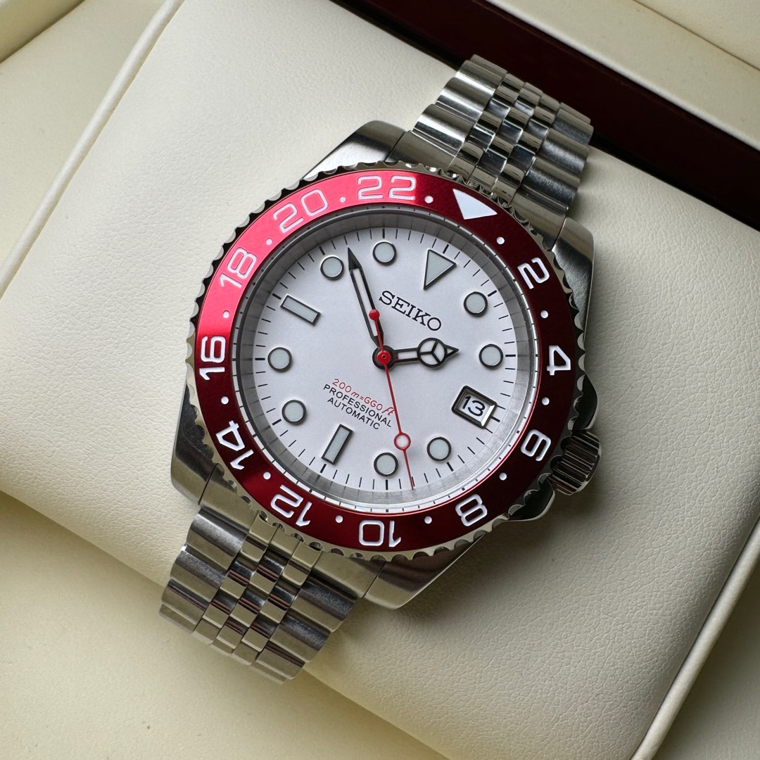 Seiko Mod - 40mm Red Bezel White Dial Custom Seiko Mod NH35 Automatic ...