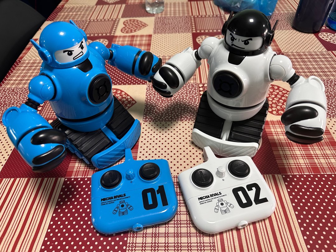 Sharper Image R/C Mecha Rivals Robots - High-Tech Remote-Controlled ...