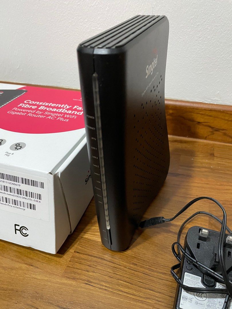 Singtel Wifi Gigabit Router AC Plus, Computers & Tech, Parts ...