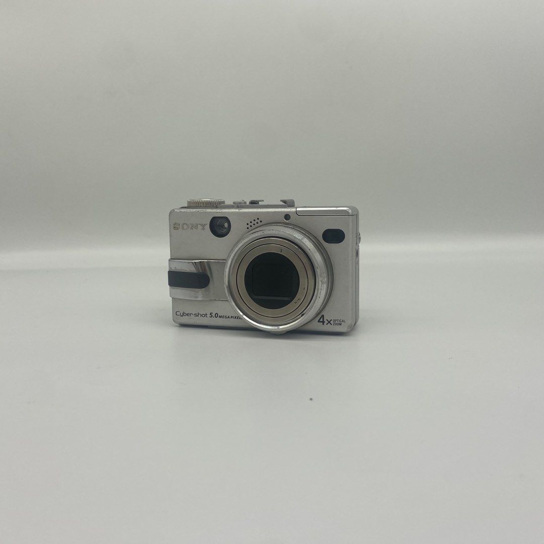 Rare Sony DSC V1 Digicam Nightshot, Photography, Cameras on Carousell