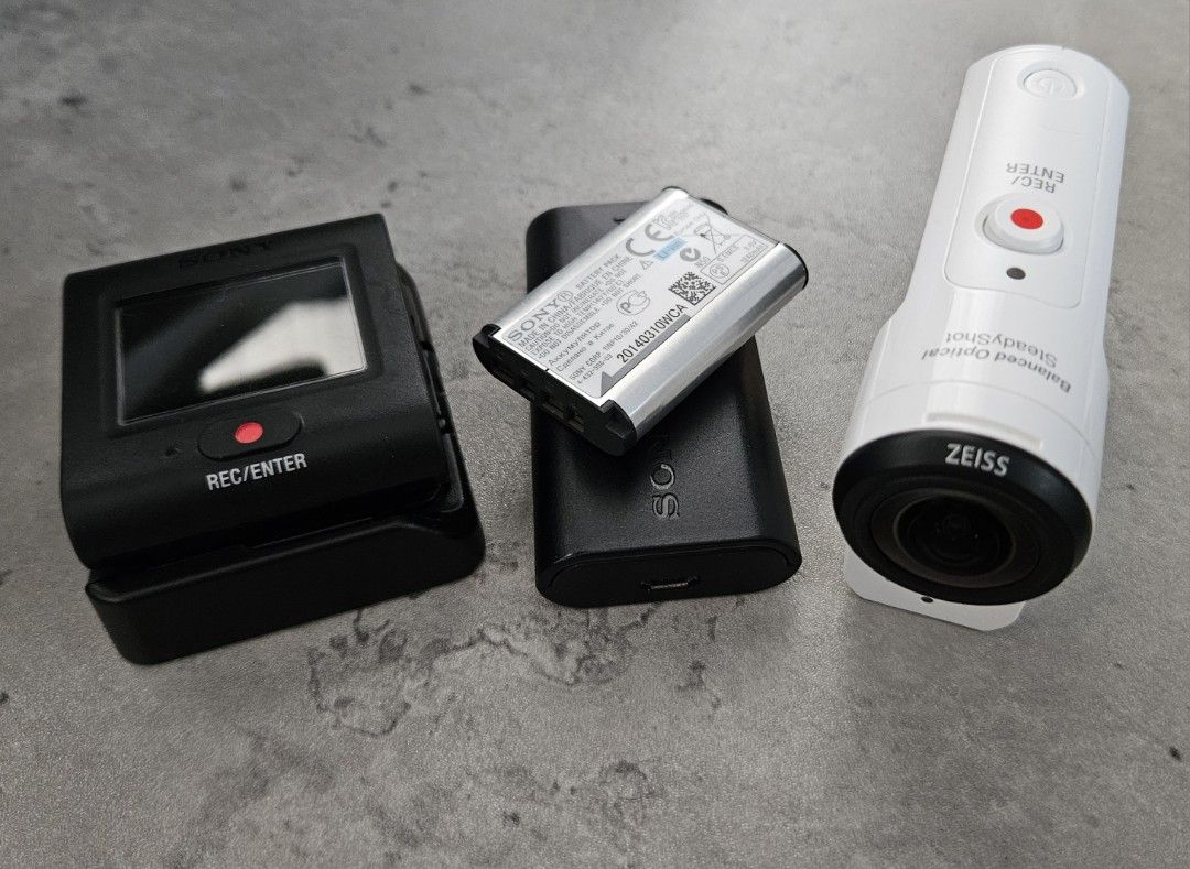 Sony FDR X3000 action cam, Photography, Video Cameras on Carousell