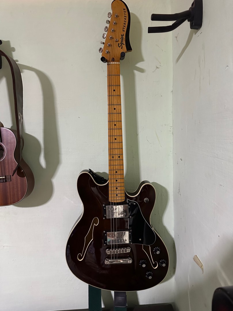 Squier Starcaster, Hobbies & Toys, Music & Media, Musical Instruments ...
