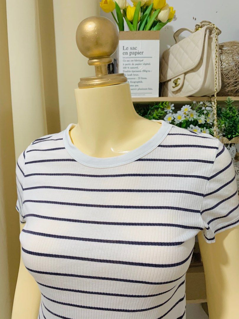 UNIQLO Ribbed Border Crew Neck, Women's Fashion, Tops, Shirts on Carousell