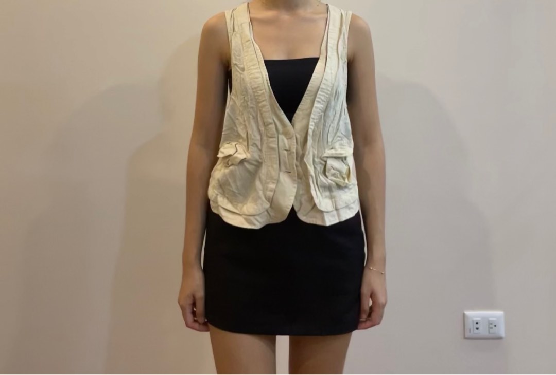 Vest, Women's Fashion, Coats, Jackets and Outerwear on Carousell