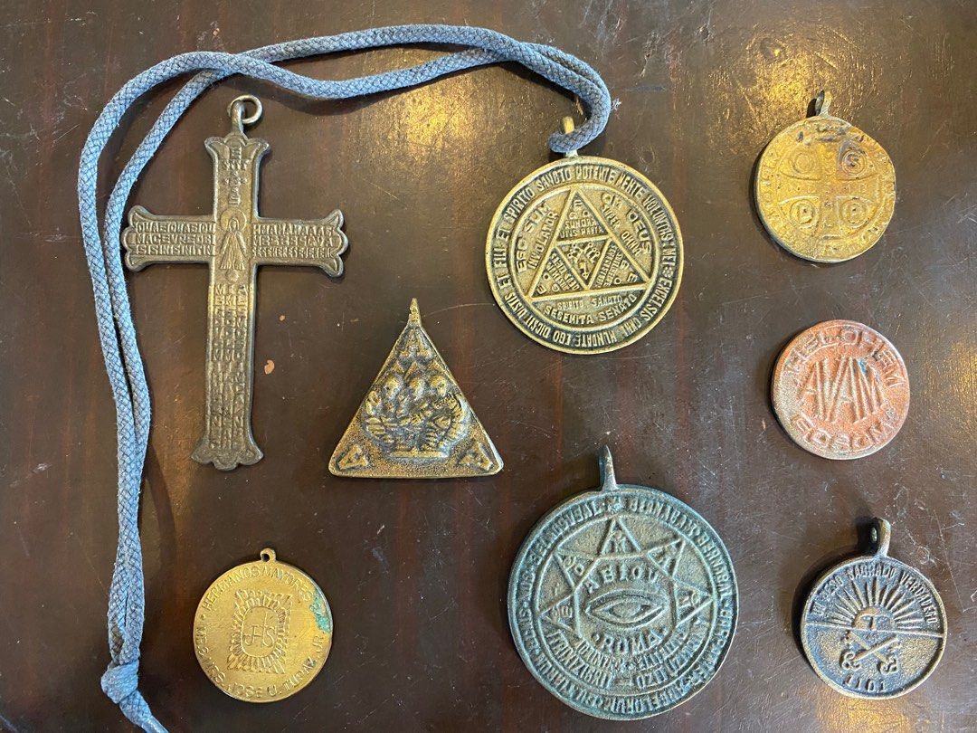 VINTAGE VTG ANTIQUE 8 PRIMITIVE BRASS AMULETS AGIMAT ( GOOD LUCK CHARMS ...