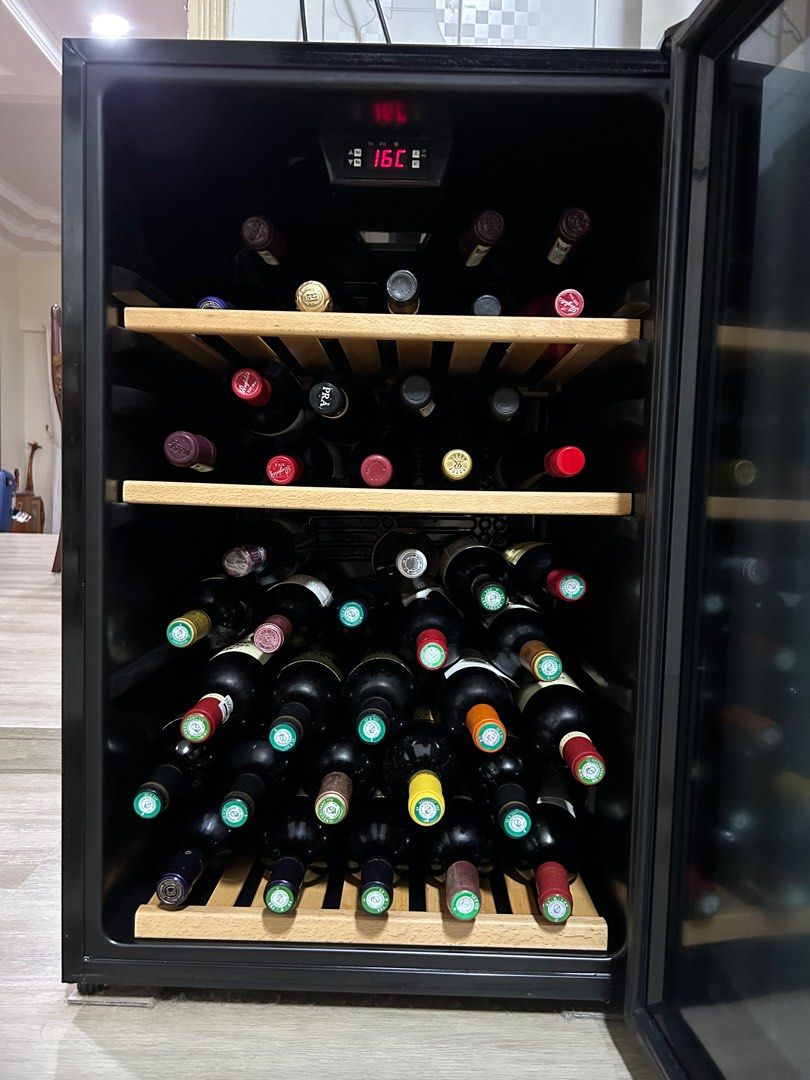 Wine Chiller Storage, TV & Home Appliances, Kitchen Appliances, Wine ...