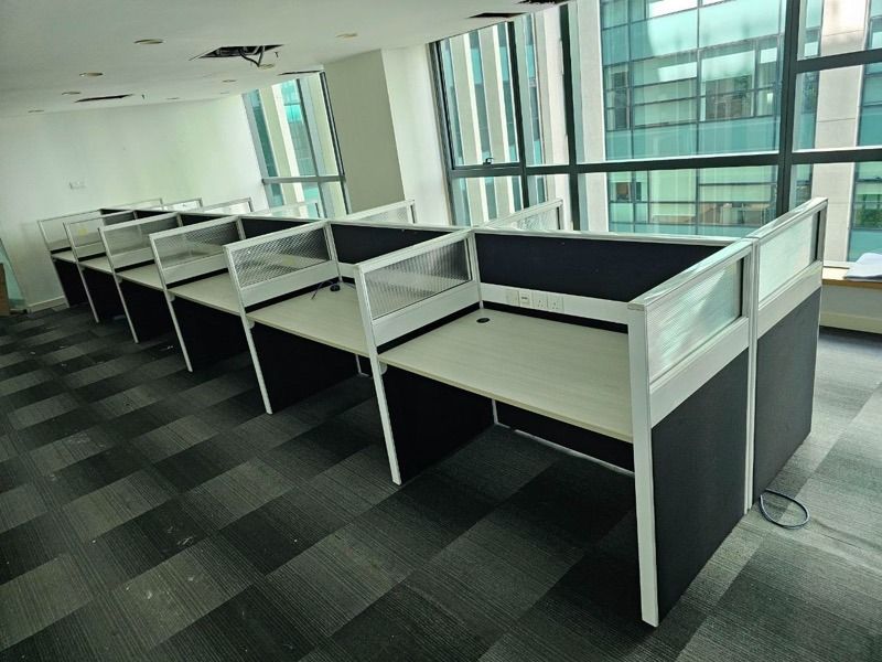 Y67AF Meja Ofis 12 Cluster Workstation 12 Table Partition, Furniture ...