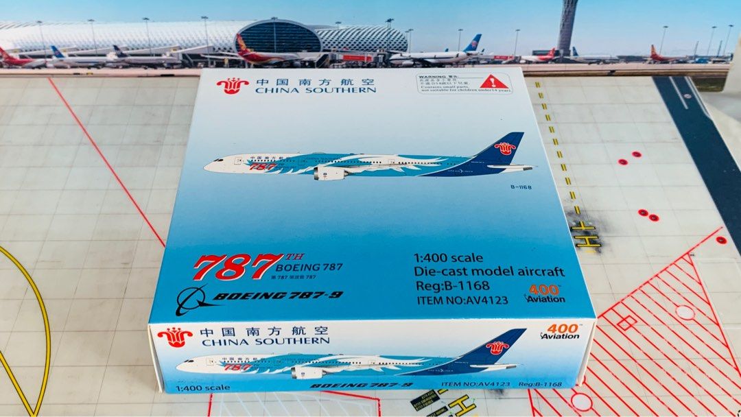 1:400 China Southern Boeing 787-9 / 787th 787 special livery/ Reg No. B ...