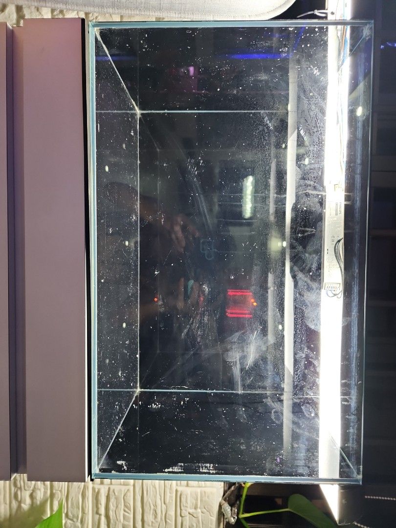 2ft tank with cabinet, Pet Supplies, Homes & Other Pet Accessories on ...