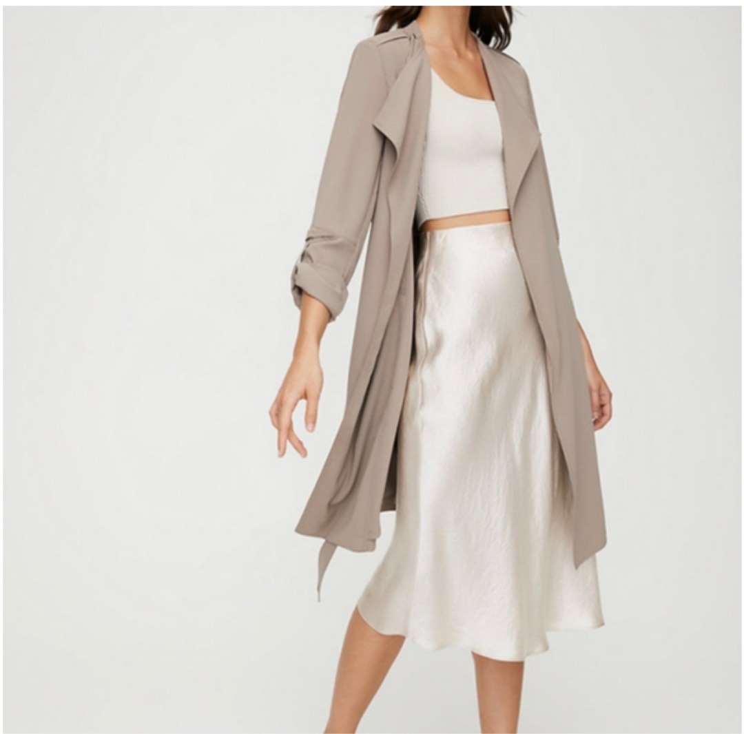 Aritzia babaton quincey flowy trench coat, Women's Fashion, Coats ...