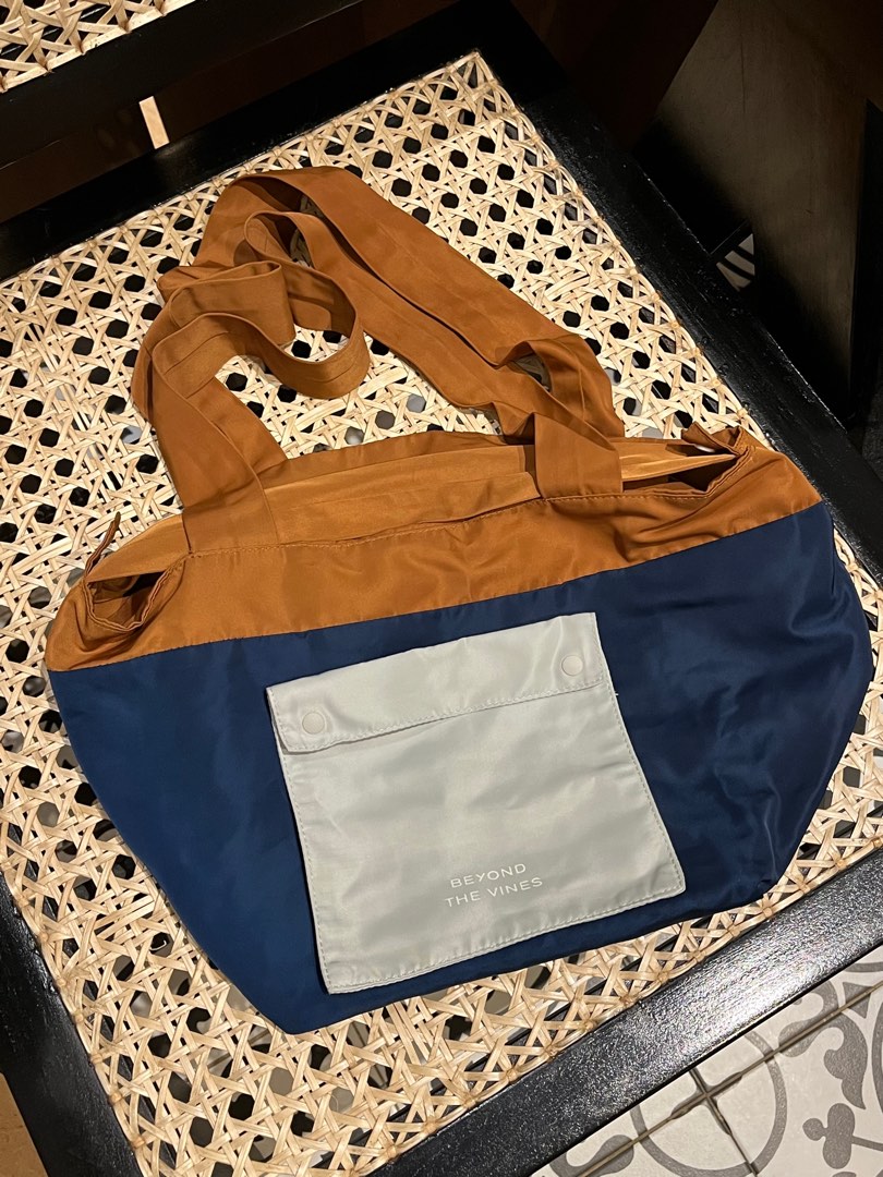Beyond The Vines Mini Reversible Bag, Women's Fashion, Bags & Wallets ...