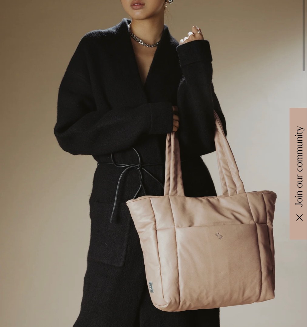 BNWT TPB Puffer Shopper in Saddle (Limited Edition), Women's Fashion ...