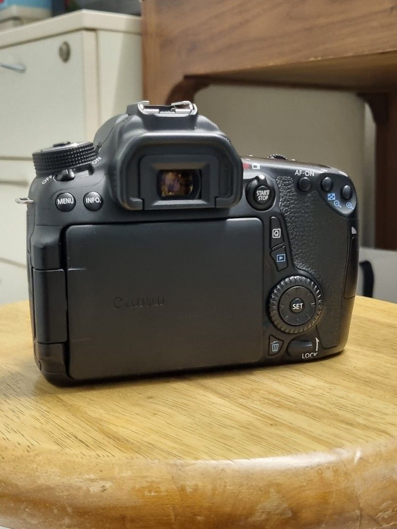 Canon DSLR 70D, Photography, Cameras on Carousell