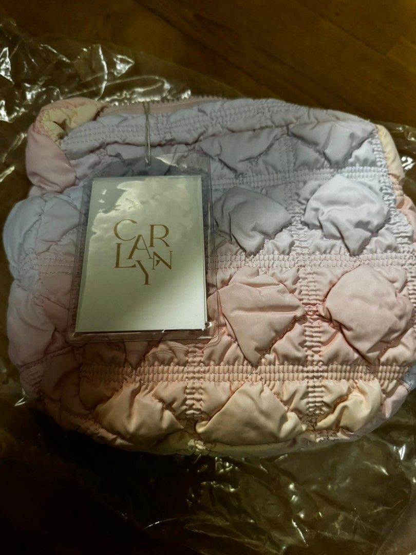 Carlyn Soft Cotton Candy Medium (Brand New from Korea). 100% authentic ...