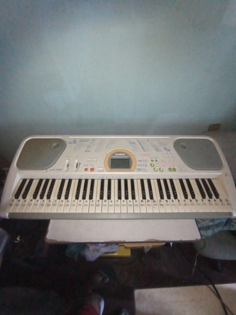 Casio LK-101 with issue, Hobbies & Toys, Music & Media, Musical Instruments on Carousell