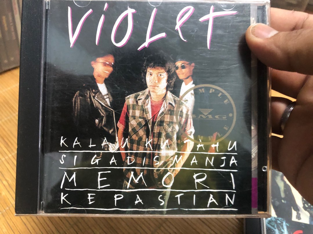CD VIOLET, Hobbies & Toys, Music & Media, CDs & DVDs on Carousell