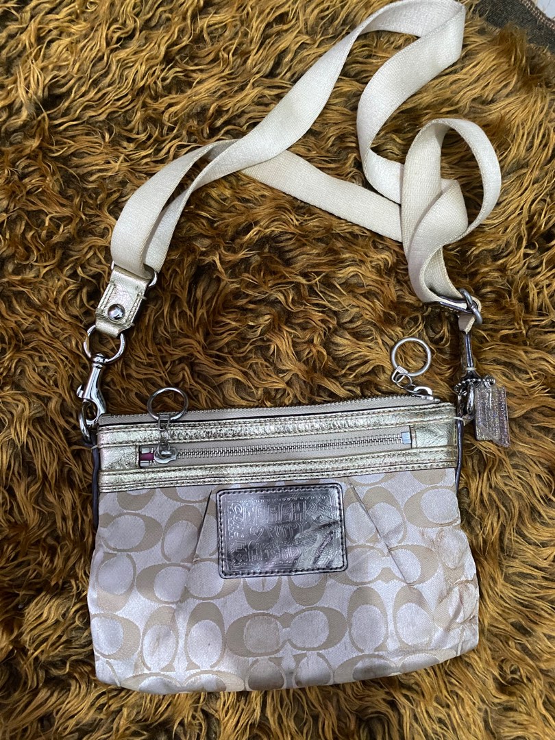 Coach sling, Luxury, Bags & Wallets on Carousell
