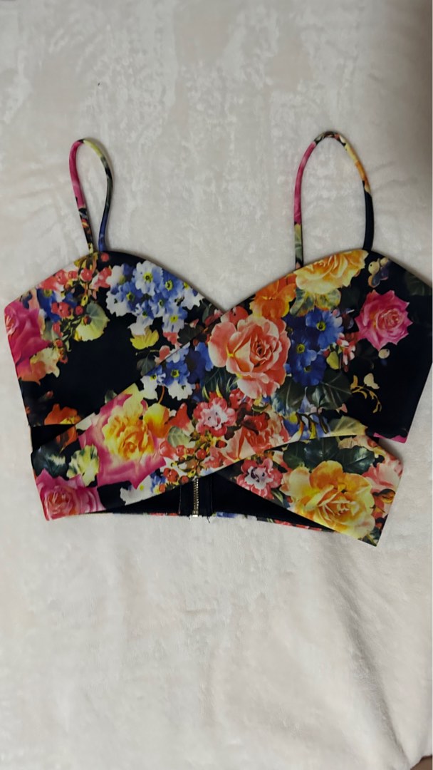 Cross body top, Women's Fashion, Tops, Sleeveless on Carousell