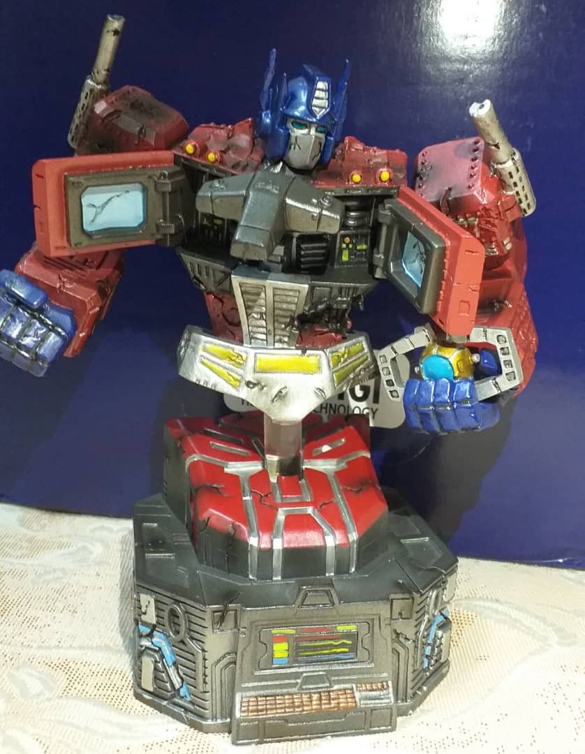 Diamond Select Optimus Prime, Hobbies & Toys, Toys & Games on Carousell
