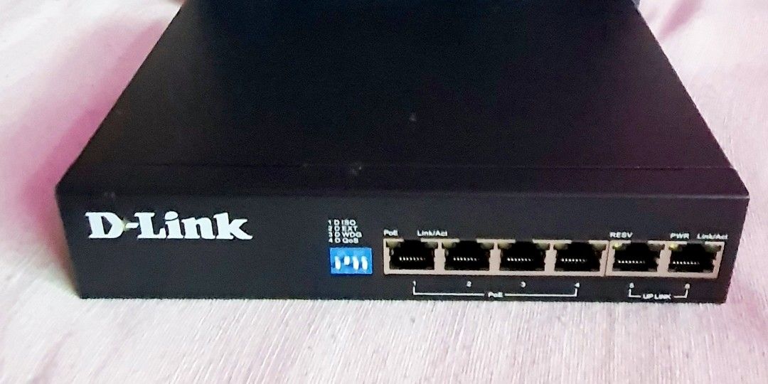 D-Link 4 ports POE switch, Computers & Tech, Parts & Accessories ...