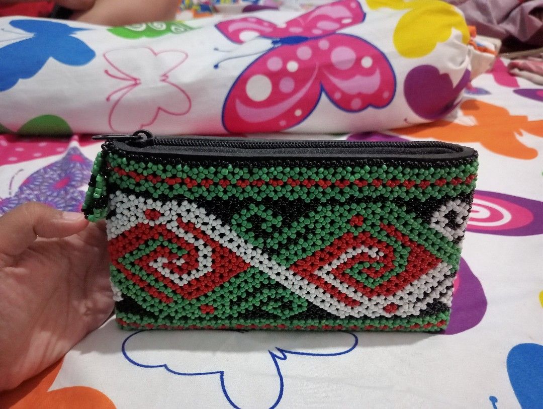 Dompet khas kalimantan, Fesyen Wanita, Tas & Dompet di Carousell
