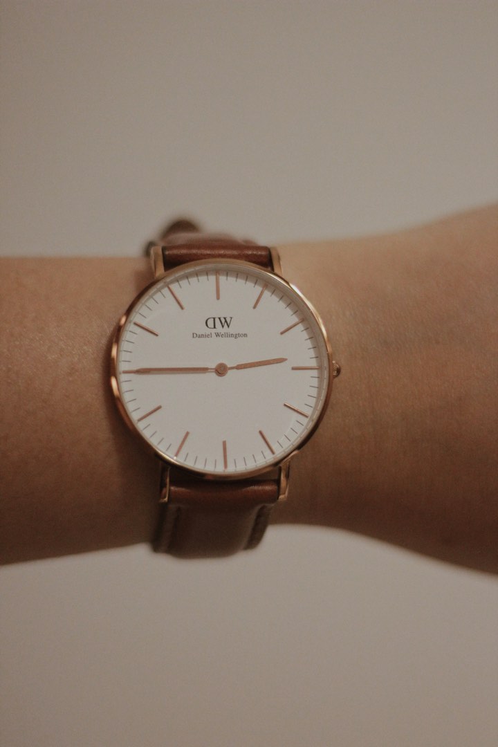 DW watch, Women's Fashion, Watches & Accessories, Watches on Carousell