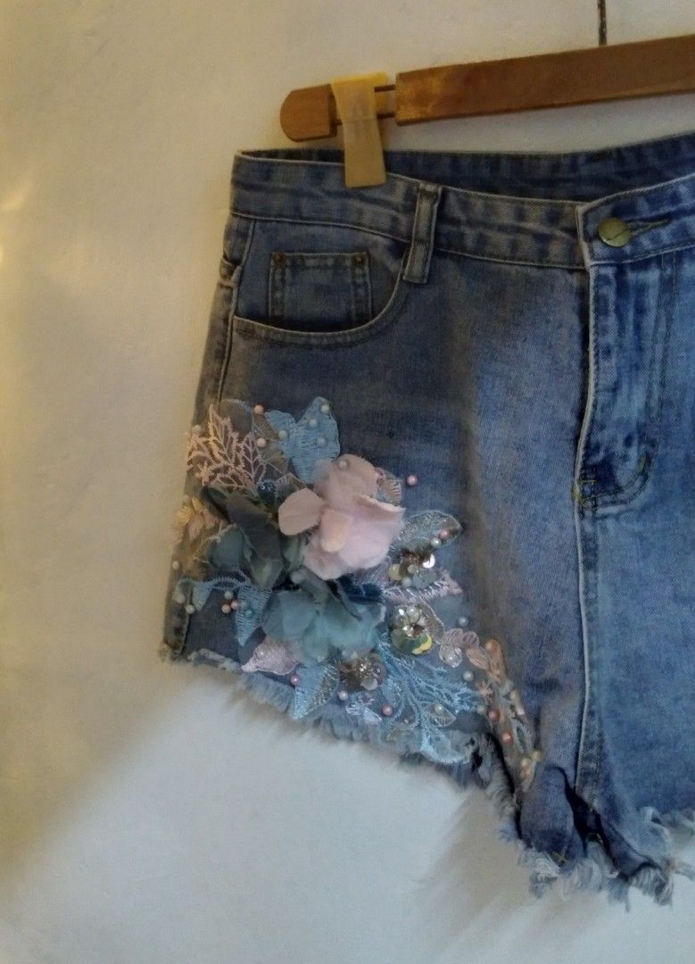 FLOWER EMBELLISHED TATTERED SHORT S, Women's Fashion, Bottoms, Shorts ...