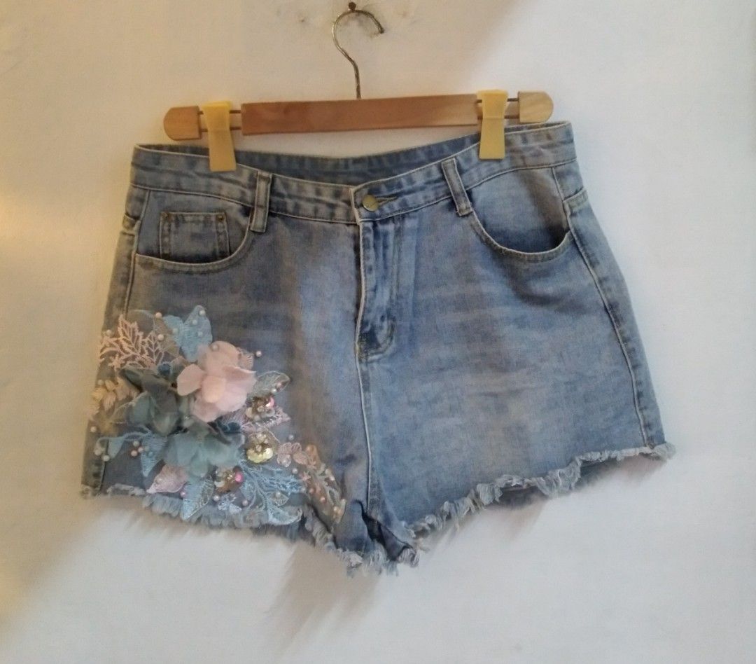 FLOWER EMBELLISHED TATTERED SHORT S, Women's Fashion, Bottoms, Shorts ...