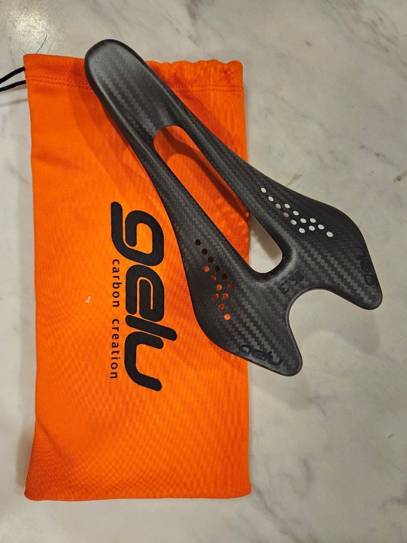 GELU k3 CARBON SADDLE, Sports Equipment, Bicycles & Parts, Bicycles on ...