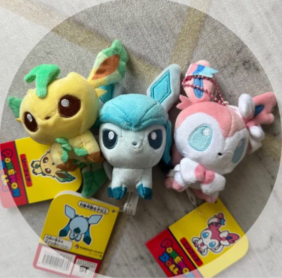 Glaceon plush keychain plushie soft toys eevee pokémon plush, Hobbies ...
