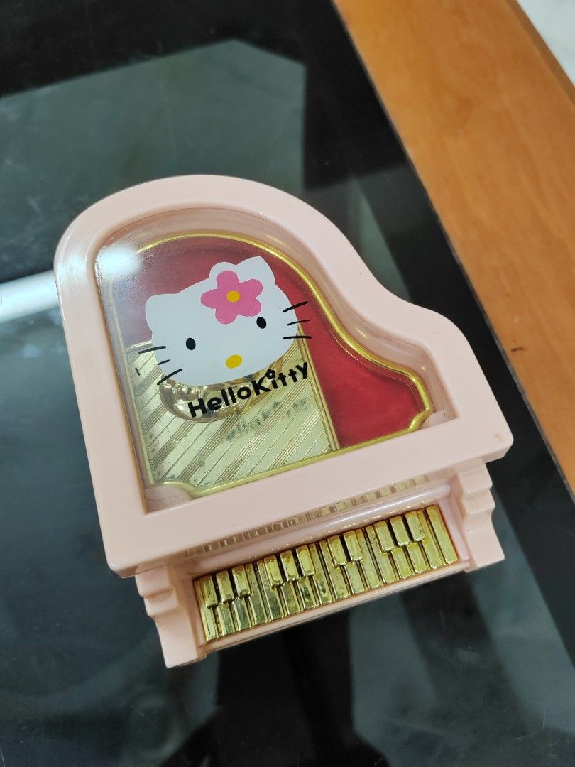 Hello Kitty piano music box, Hobbies & Toys, Toys & Games on Carousell