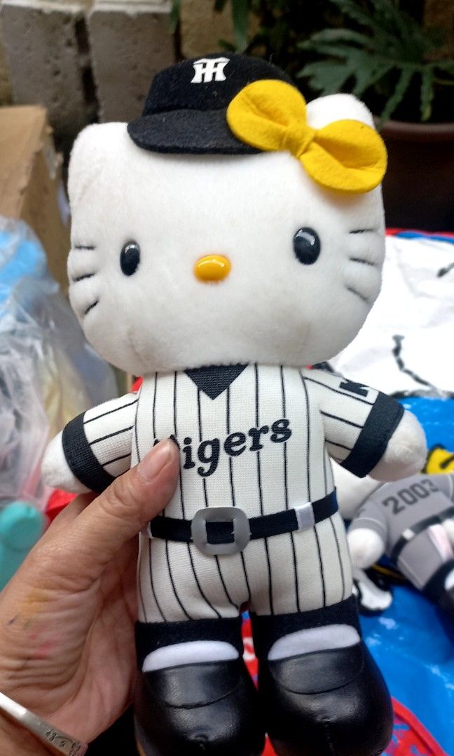 HELLOKITTY X HANSHIN TIGER, Hobbies & Toys, Toys & Games on Carousell