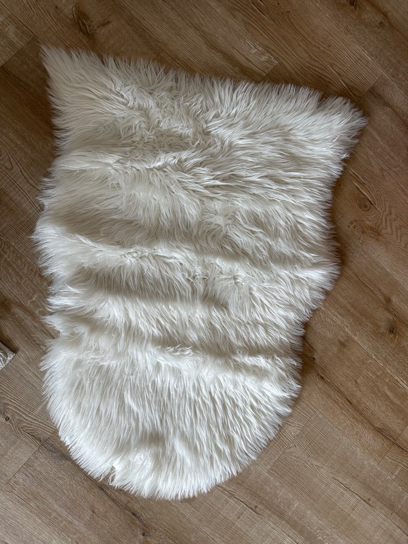 Hooga Fur Carpet , Furniture & Home Living, Home Decor, Carpets, Mats ...