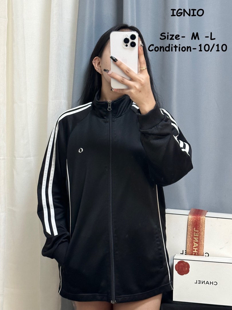 Ignio Windbreaker, Women's Fashion, Coats, Jackets and Outerwear on Carousell