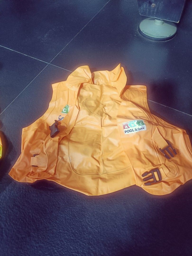 Inflatable floats / kid life jacket/ arm floats/ Electric Air pump and ...