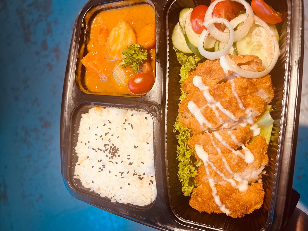 Japanese curry with Crispy cutlet bento, Food & Drinks, Local Eats on ...