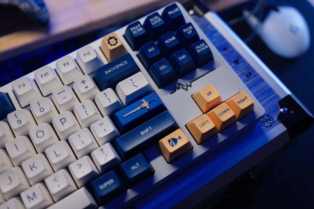 Knight Saber/Fate Theme Mechanical Keyboard, Computers & Tech, Parts ...
