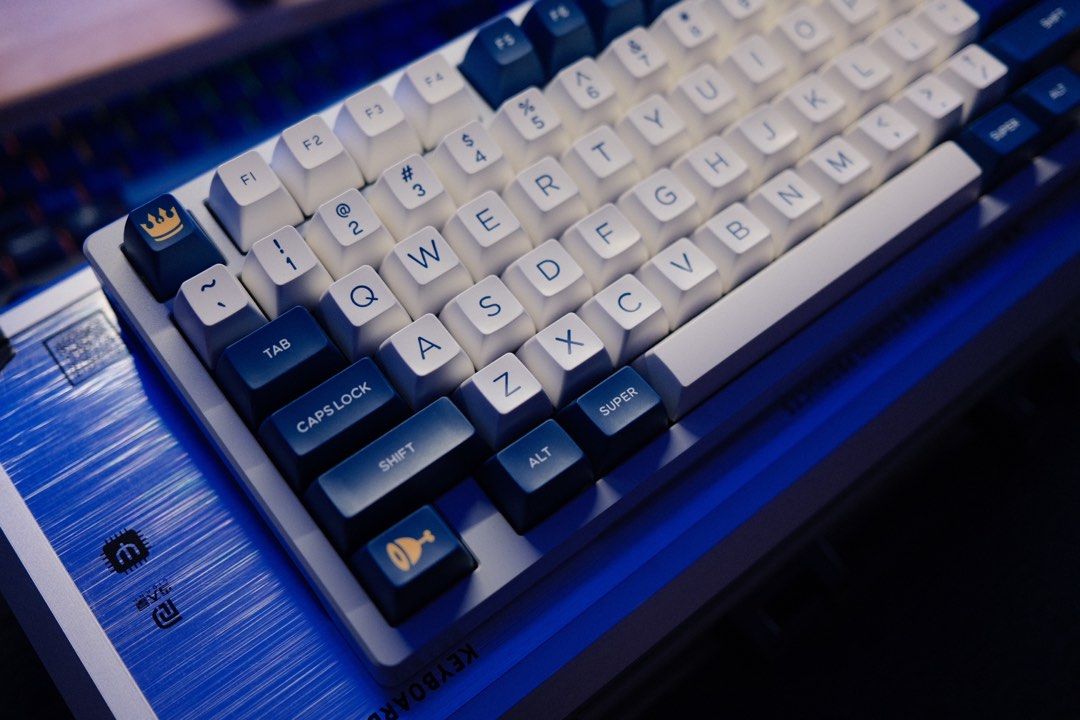 Knight Saber/Fate Theme Mechanical Keyboard, Computers & Tech, Parts ...