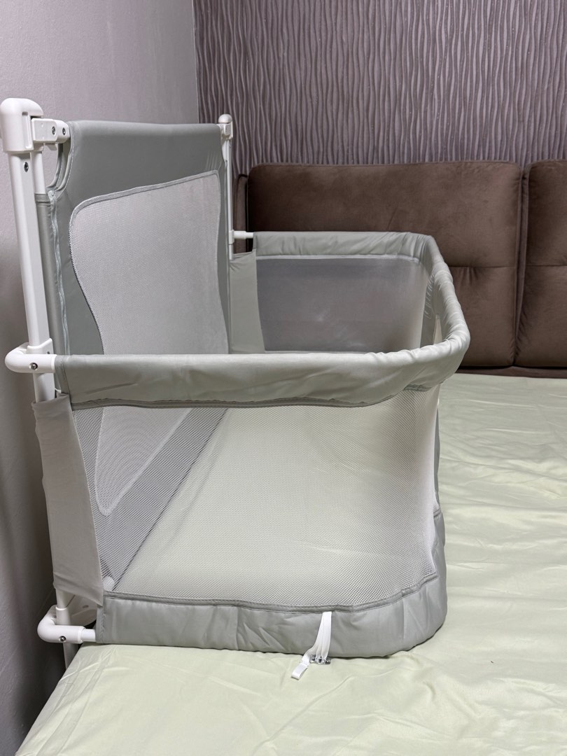 Leeoeevee portable mobile bed, Babies & Kids, Baby Nursery & Kids ...