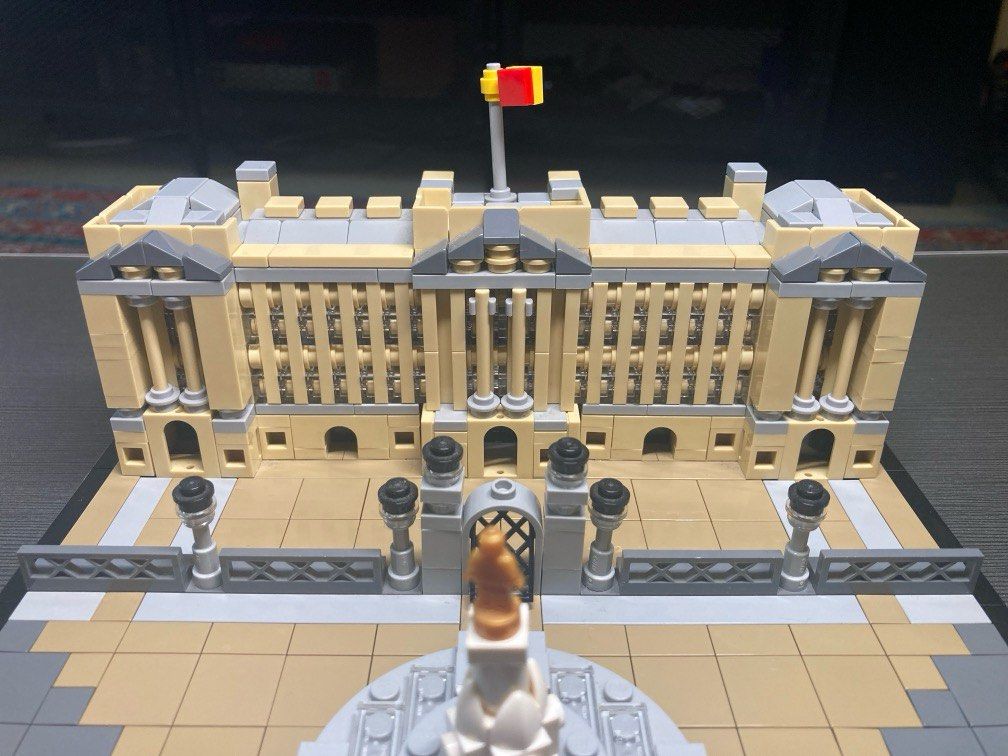 LEGO: Buckingham Palace (Retired), Hobbies & Toys, Toys & Games on ...