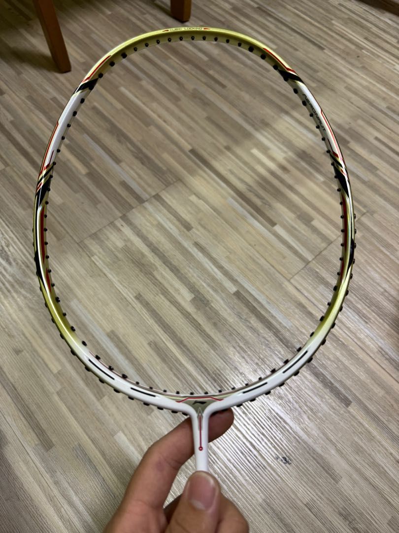 lining aeronaut 9000, Sports Equipment, Sports & Games, Racket & Ball ...
