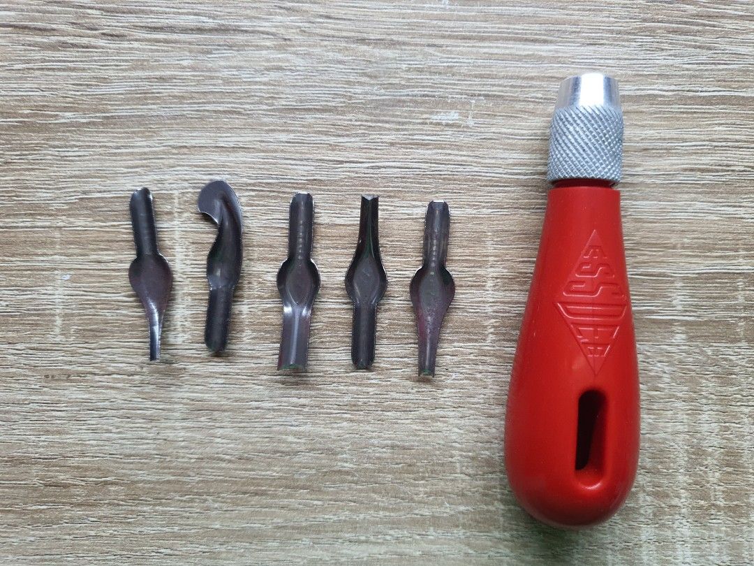 Lino cutters and handle + lino print roller, Hobbies & Toys, Stationery ...