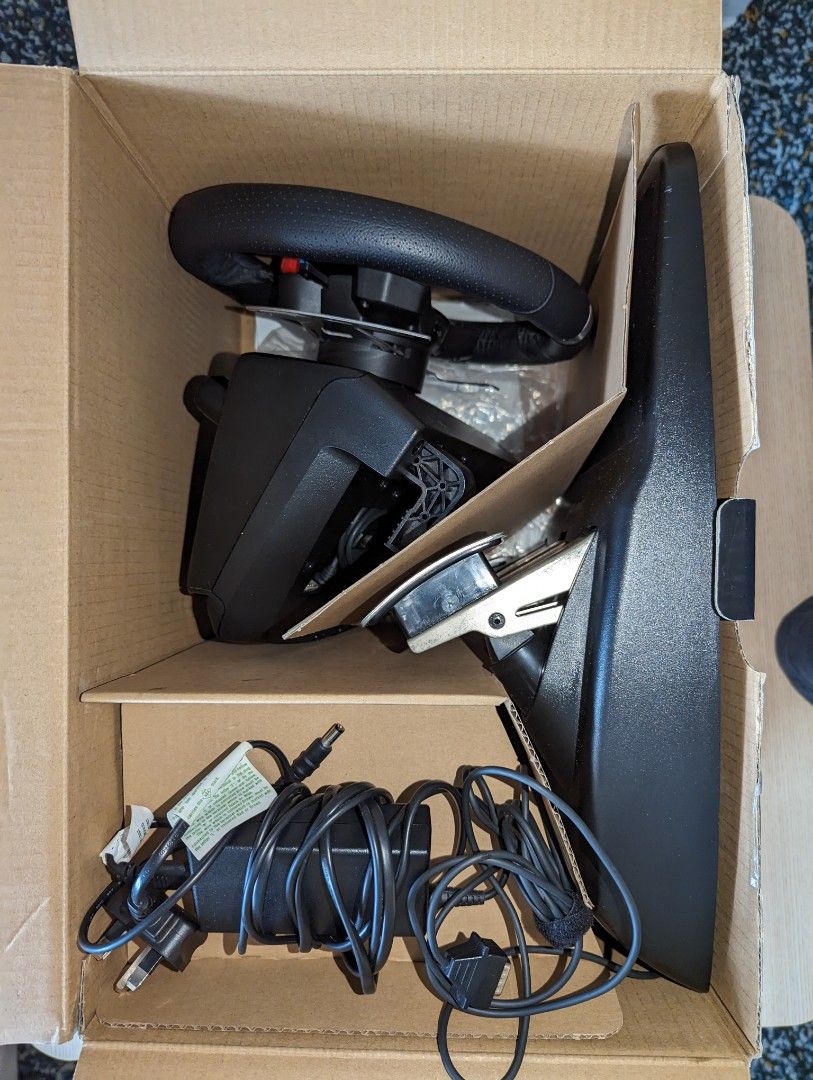 Logitech G29 Driving Force Steering Wheel + Pedals + Playseat Evolution ...