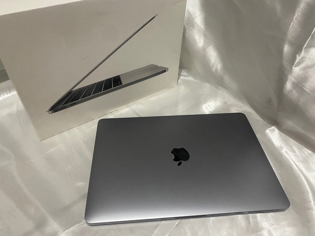 Macbook pro 13-inch 2017 nontouchbar 2.3Ghz dual-core intel core i5 8gb ...