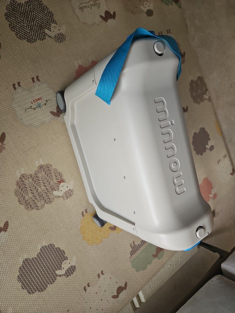 MINNOW BEDBOX Travel Kit, Hobbies & Toys, Travel, Travel Essentials ...