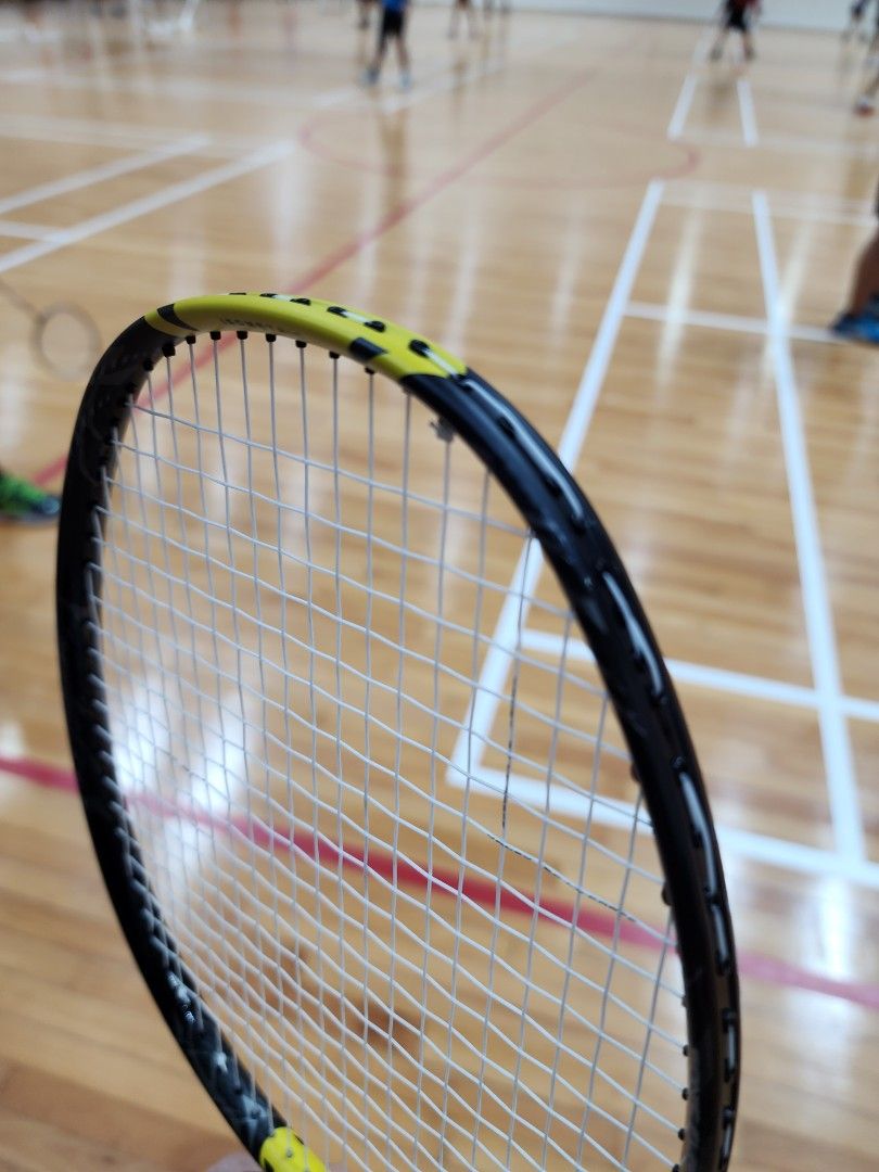 [New] Nanoflare 1000z Pro 4U Yonex, Sports Equipment, Sports & Games ...