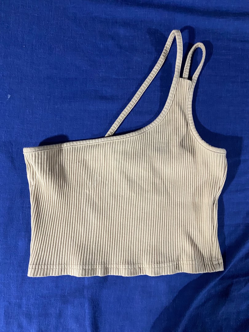 original shein venus cut top, Women's Fashion, Tops, Sleeveless on ...