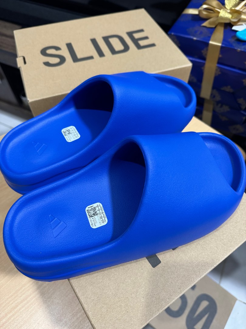 ORIGINAL YEEZY SLIDE, Men's Fashion, Footwear, Slippers & Slides on ...